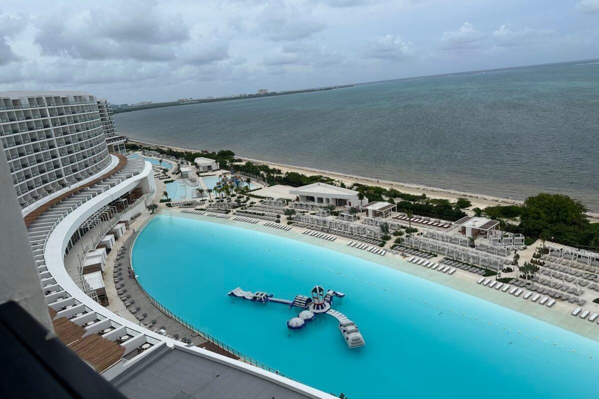 The Ultimate All-Inclusive Resort Packing List – Travels With The Crew